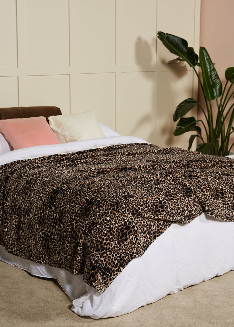 Robes & Blankets - Cachia - Shop Online – CACHIA SHOP